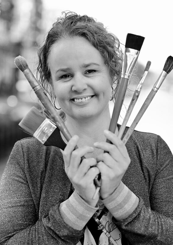 Iris van Zanten: Capturing the Essence Through Colors and Gestures ...
